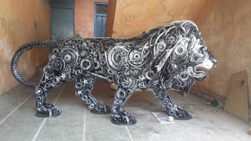 Eco-Friendly Art: This Mumbai Based Artist Converts Junk Electronics ...