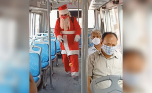 Christmas In COVID Times: Santa Claus Pays An Early Visit In Mumbai To ...
