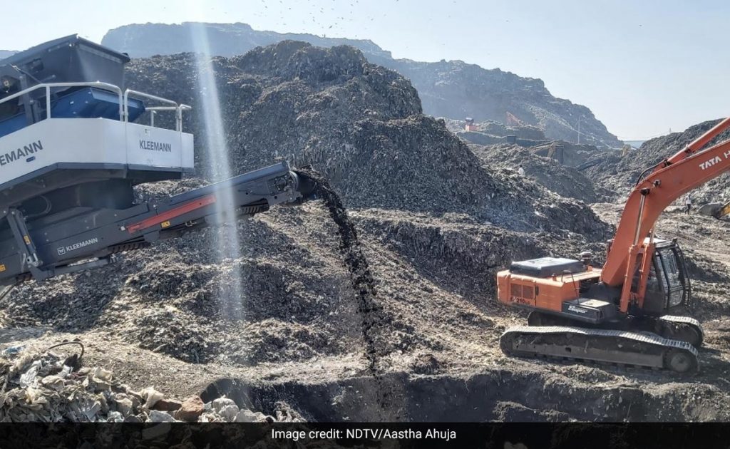 Garbage Mountains – Dotting The Landscape Of Delhi | Features